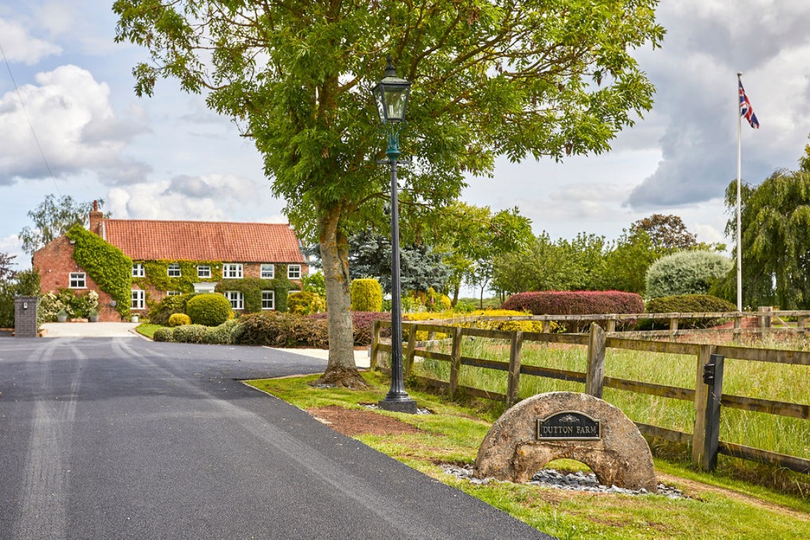 Dutton Farm, Near Poppleton, York, YO26 8JU